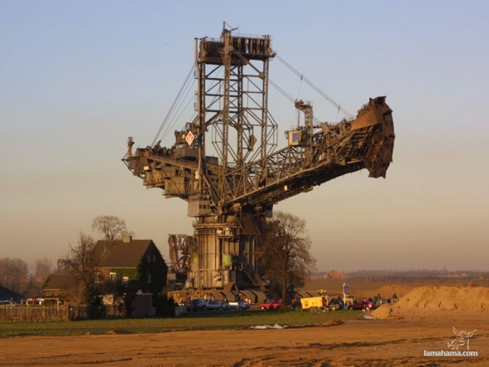The world's biggest construction vehicles