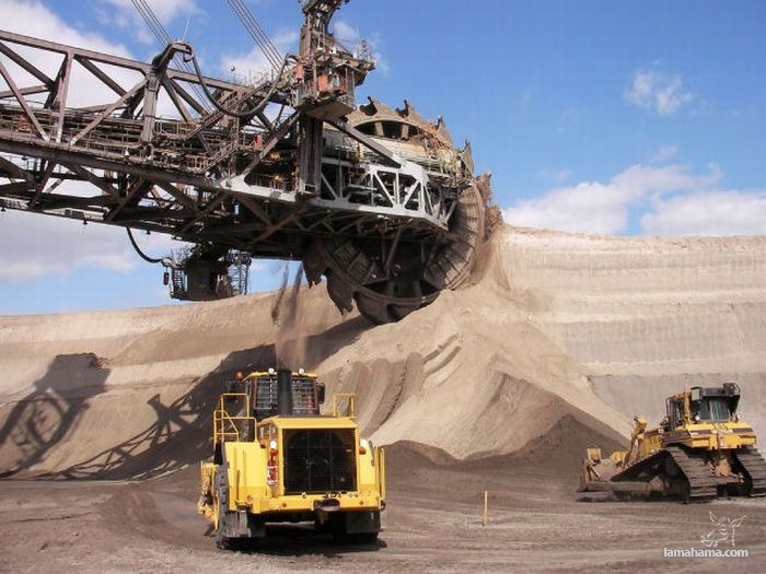 The world's biggest construction vehicles