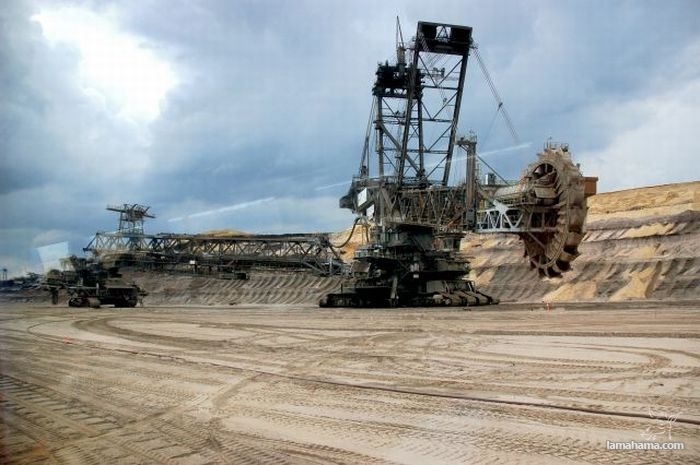 The world's biggest construction vehicles